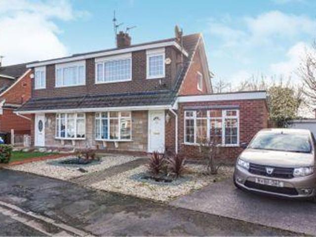 3 Bedrooms Semi detached house for sale in Haweswater Avenue, Manchester M29