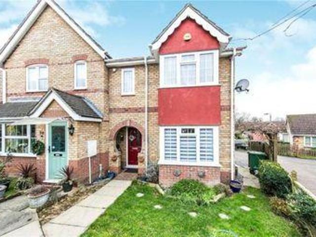 3 Bedrooms Semi detached house for sale in Hawthorn Close, Halstead CO9