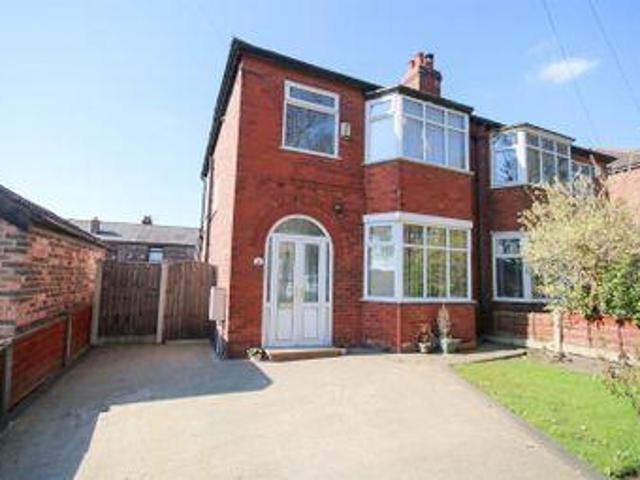 3 Bedrooms Semi detached house for sale in Hawthorn Avenue, Eccles, Manchester M30