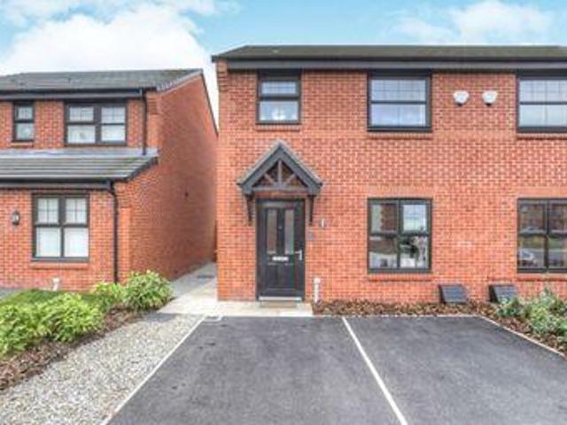 3 Bedrooms Semi detached house for sale in Hawthorn Avenue, Hazel Grove, Stockport SK7