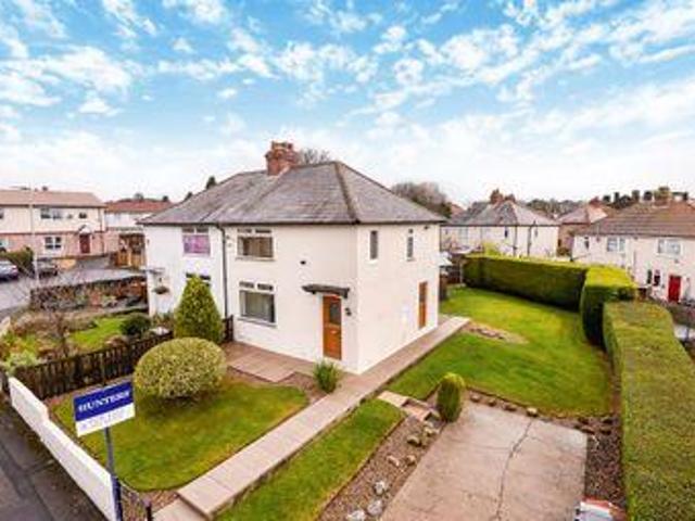 3 Bedrooms Semi detached house for sale in Hawthorn Avenue, Yeadon, Leeds LS19