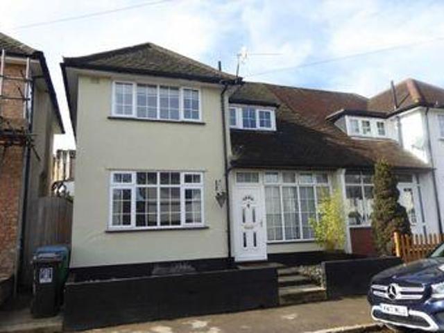3 Bedrooms Semi detached house for sale in Haydon Road, Oxhey Village, Watford WD19