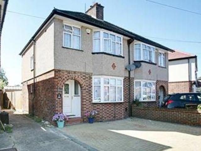 3 Bedrooms Semi detached house for sale in Hayes End Drive, Hayes UB4