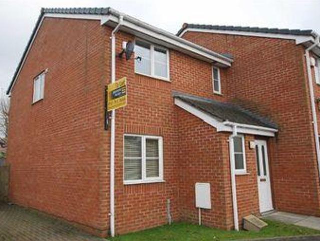 3 Bedrooms Semi detached house for sale in Hayling Close, Brandlesholme, Bury BL8