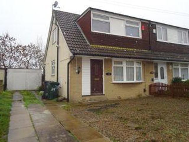3 Bedrooms Semi detached house for sale in Hazelcroft, Bradford, West Yorkshire BD2