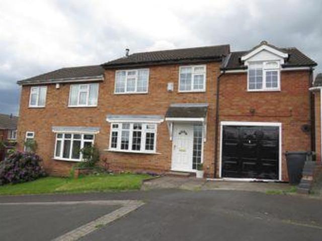 3 Bedrooms Semi detached house for sale in Hadrian Drive, Coleshill, Birmingham B46
