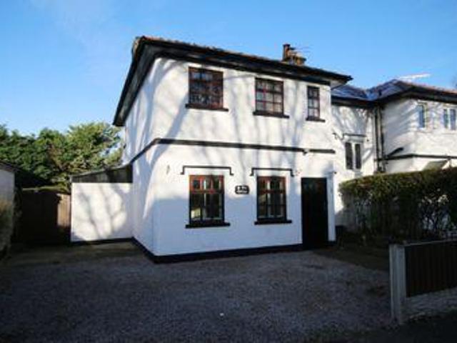3 Bedrooms Semi detached house for sale in Haig Avenue, Southport PR8