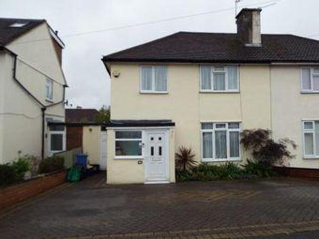 3 Bedrooms Semi detached house for sale in Hainault, Ilford, Essex IG6
