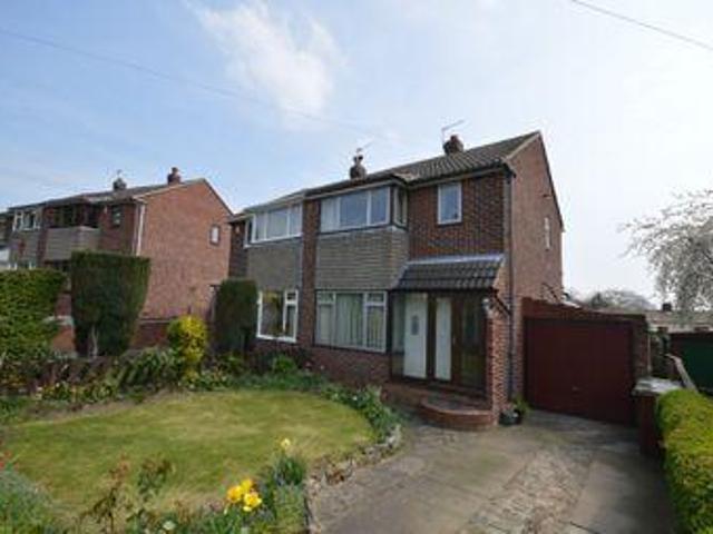 3 Bedrooms Semi detached house for sale in Hallcroft Drive, Horbury, Wakefield WF4