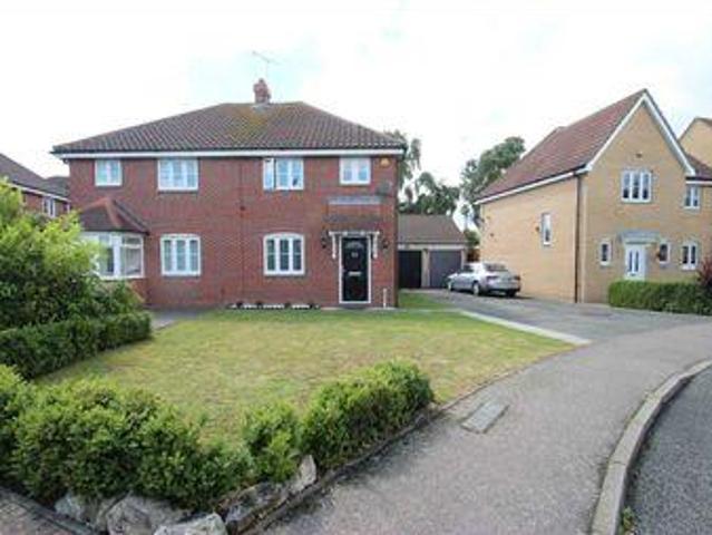 3 Bedrooms Semi detached house for sale in Hampstead Avenue, Clacton On Sea CO16