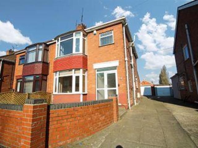 3 Bedrooms Semi detached house for sale in Hampton Road, Scunthorpe DN16