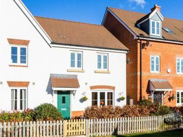 3 Bedrooms Semi detached house for sale in Harding Lane, Broadbridge Heath, Horsham RH12