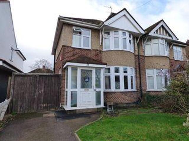 3 Bedrooms Semi detached house for sale in Harewood Road, Bedford MK42