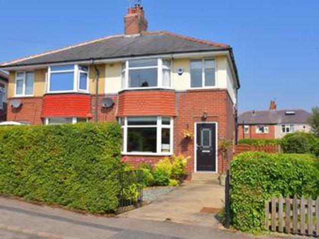3 Bedrooms Semi detached house for sale in Harlow Park Crescent, Harrogate HG2