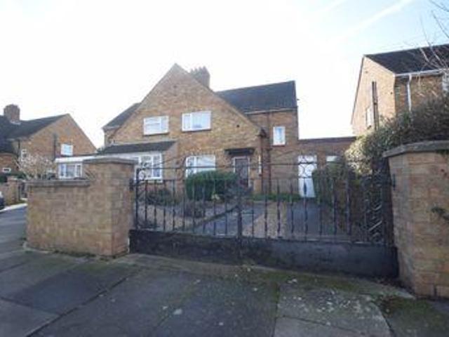 3 Bedrooms Semi detached house for sale in Harrowden Road, Shortstown, Bedford MK42