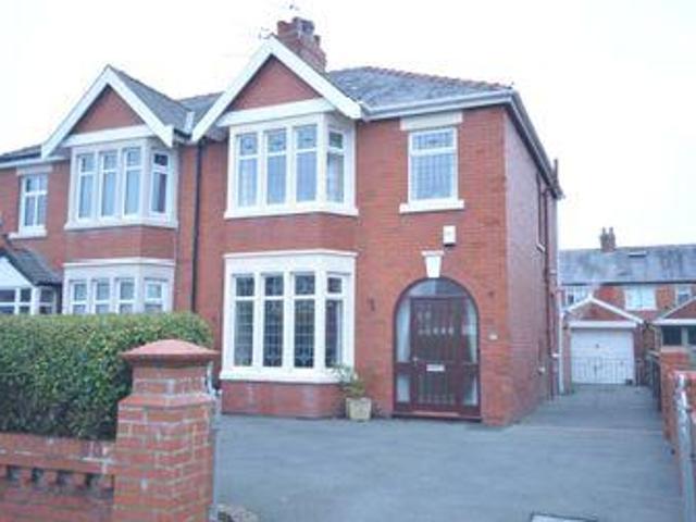 3 Bedrooms Semi detached house for sale in Harrington Avenue, Blackpool FY4