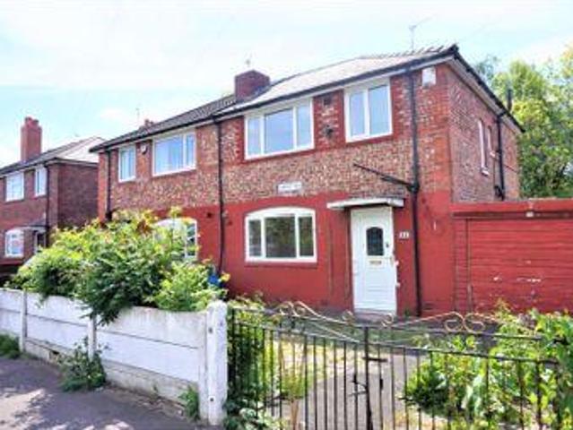 3 Bedrooms Semi detached house for sale in Hart Road, Manchester M14