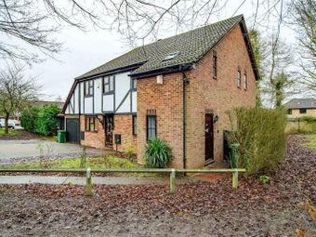 3 Bedrooms Semi detached house for sale in Harvesters Way, Weavering, Maidstone, Kent ME14