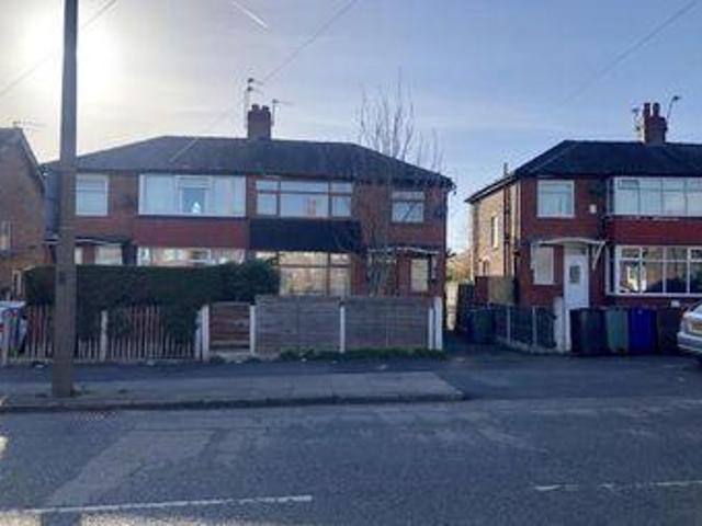 3 Bedrooms Semi detached house for sale in Heywood Road, Prestwich, Manchester, Greater Manchester M25