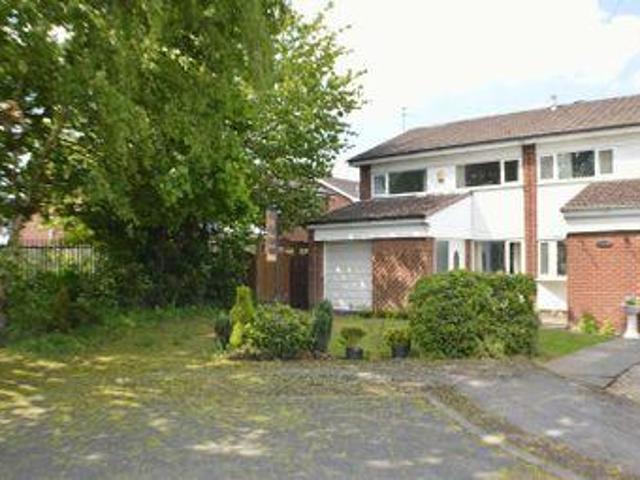 3 Bedrooms Semi detached house for sale in Heather Lea, Denton, Manchester M34