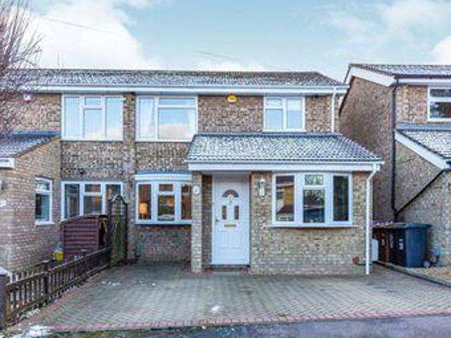 3 Bedrooms Semi detached house for sale in Hensley Close, Hitchin SG4