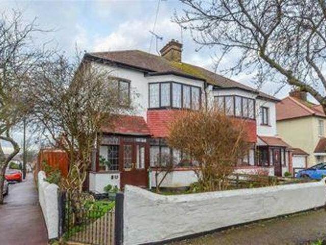 3 Bedrooms Semi detached house for sale in Henry Drive, Leigh On Sea, Essex SS9