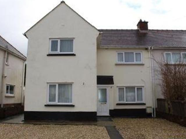 3 Bedrooms Semi detached house for sale in Heol Y Wyrddol, Ammanford SA18