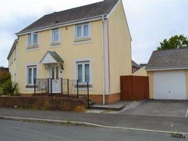3 Bedrooms Semi detached house for sale in Heol Islwyn, Swansea SA5