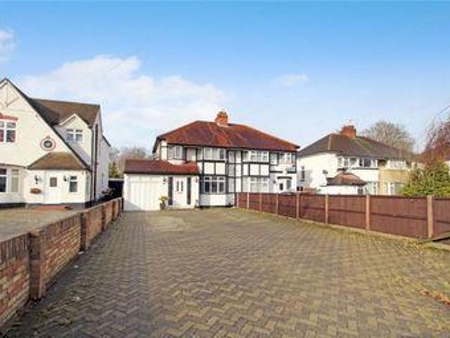 3 Bedrooms Semi detached house for sale in Hercies Road, Uxbridge UB10