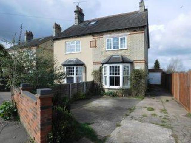 3 Bedrooms Semi detached house for sale in Hitchin Road, Stotfold, Herts SG5