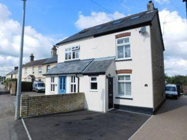 3 Bedrooms Semi detached house for sale in Hitchin Road, Stotfold, Hitchin, Hertfordshire SG5
