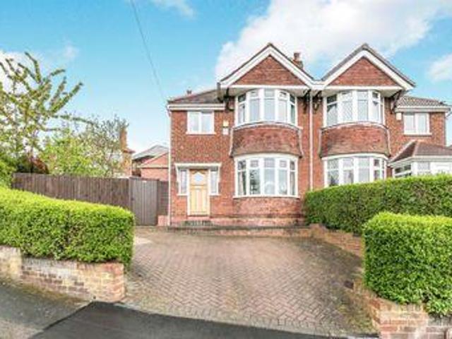 3 Bedrooms Semi detached house for sale in Highfield Crescent, Rowley Regis B65