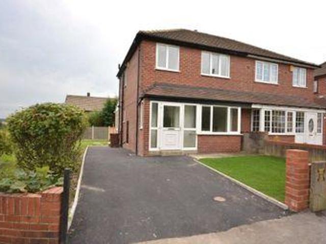 3 Bedrooms Semi detached house for sale in Highfield Crescent, Woodlesford, Leeds, West Yorkshire LS26