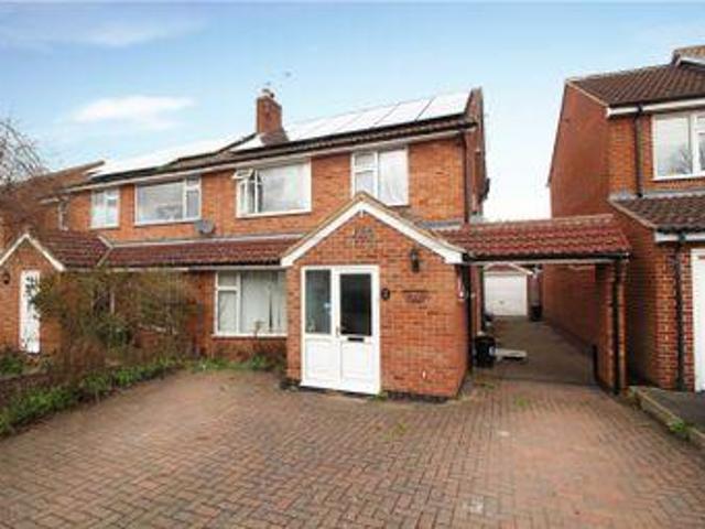 3 Bedrooms Semi detached house for sale in Highleys Drive, Leicester, Leicestershire LE2