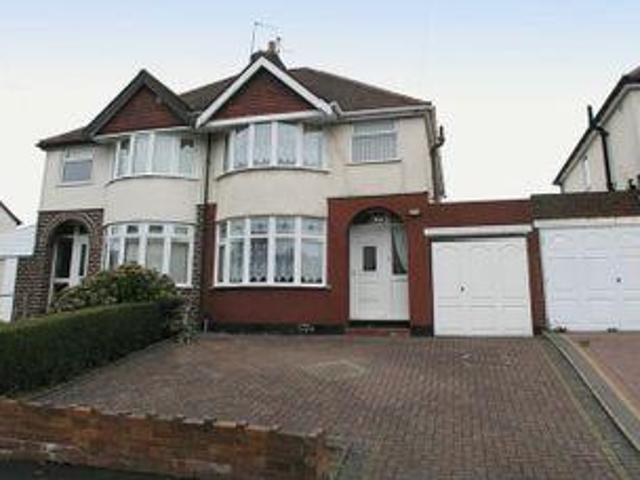 3 Bedrooms Semi detached house for sale in Hilderic Crescent, Dudley DY1