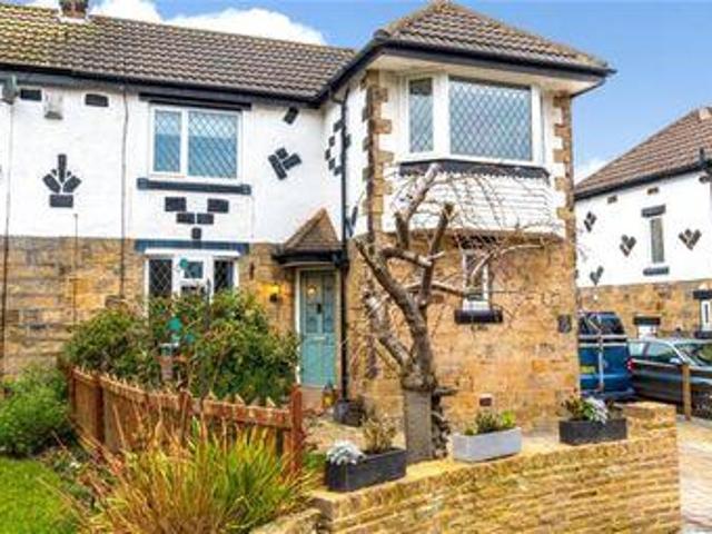 3 Bedrooms Semi detached house for sale in Hill Court Grove, Bramley, Leeds LS13