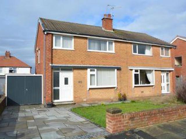 3 Bedrooms Semi detached house for sale in Hillcrest Road, Blackpool FY4
