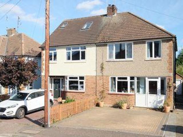 3 Bedrooms Semi detached house for sale in Hillside Grove, Chelmsford CM2