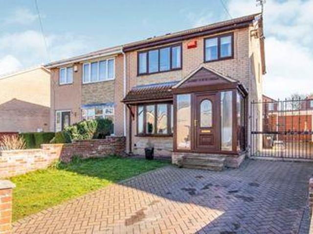 3 Bedrooms Semi detached house for sale in Hillside Drive, Edlington, Doncaster DN12