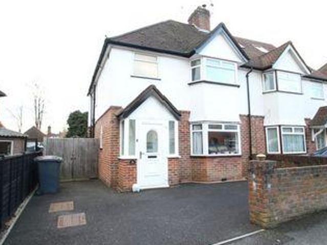 3 Bedrooms Semi detached house for sale in Hillview Crescent, Guildford, Surrey GU2