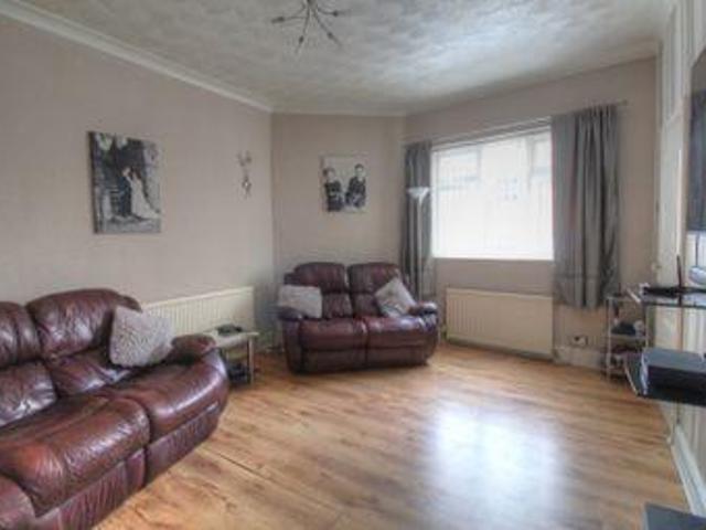3 Bedrooms Semi detached house for sale in Hugh Street, Castleford WF10