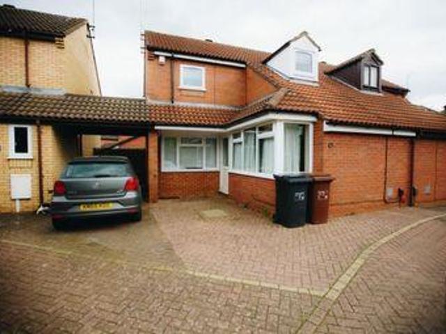 3 Bedrooms Semi detached house for sale in Hunsbury Green, West Hunsbury, Northampton NN4