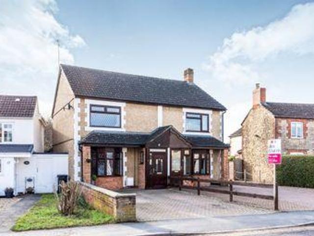 3 Bedrooms Semi detached house for sale in Hyde Road, Swindon SN2