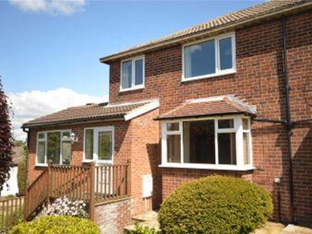3 Bedrooms Semi detached house for sale in Invertrees Avenue, Rawdon, Leeds LS19