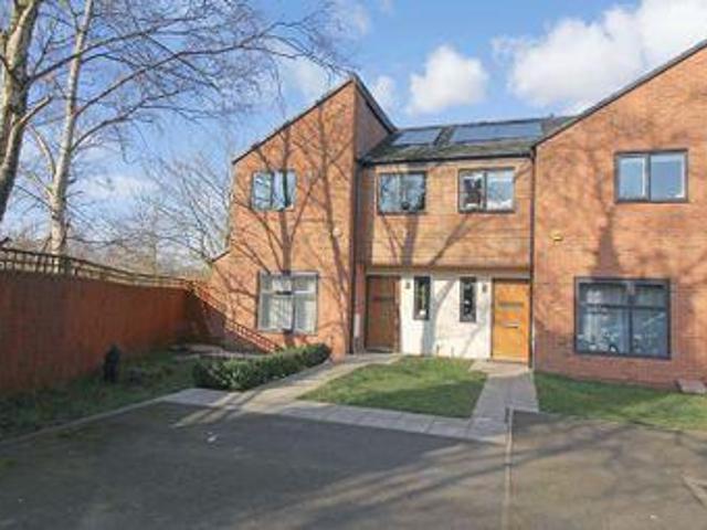 3 Bedrooms Semi detached house for sale in Ingham Place, Bury BL9