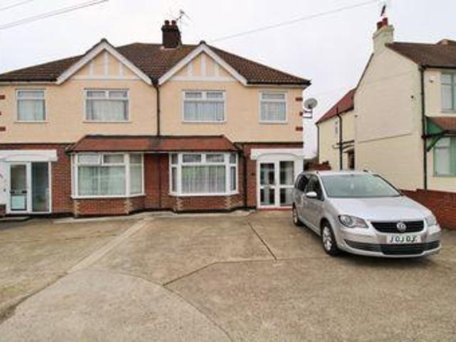 3 Bedrooms Semi detached house for sale in Ipswich Road, Colchester CO4