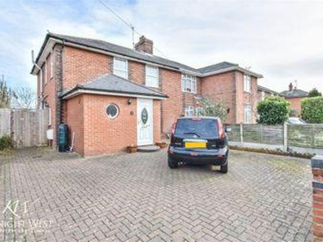 3 Bedrooms Semi detached house for sale in Irvine Road, Colchester, Essex CO3