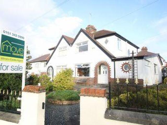 3 Bedrooms Semi detached house for sale in Irby Road, Pensby, Wirral CH61