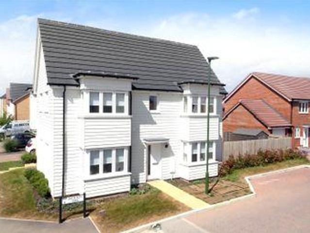 3 Bedrooms Semi detached house for sale in Jackson Way, Wick, Littlehampton BN17