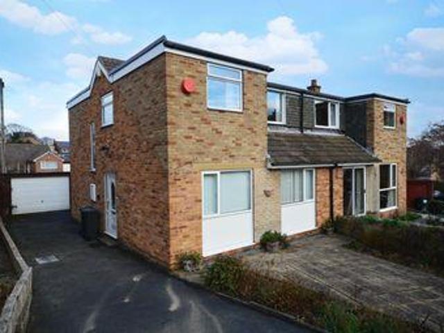 3 Bedrooms Semi detached house for sale in Jessop Avenue, Almondbury, Huddersfield HD5
